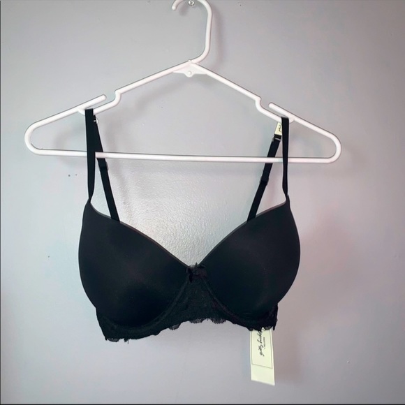 Gilly Hicks | Intimates & Sleepwear | Gilly Hicks Bra Lightly Lined ...